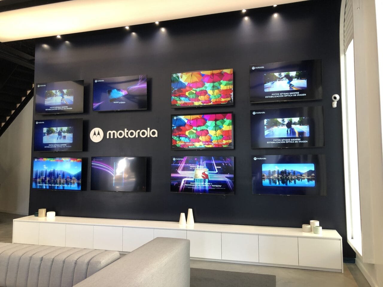 Motorola inaugura sus primeras Flagship Stores en Argentina - Economix